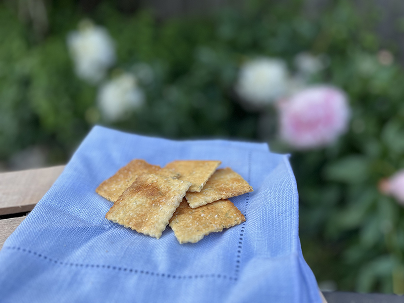 garlic-rosemary-cracker-2 – Mrs. Dailey's Treats